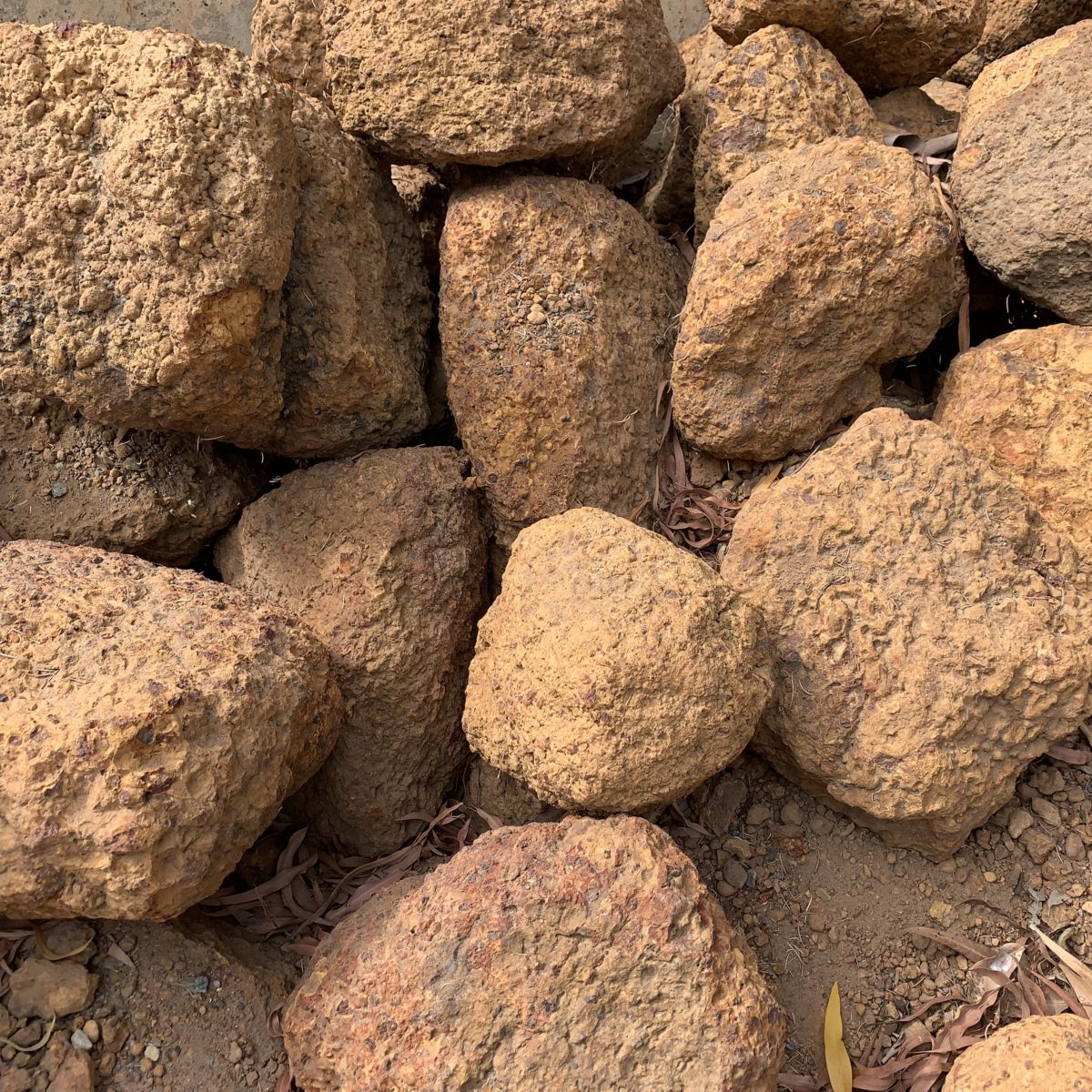 Coffee Rock Spawls 150-400 mm – MGS & Hire